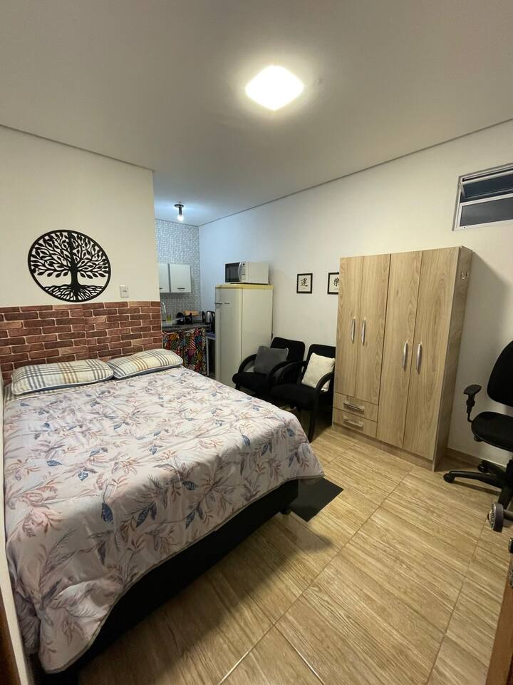 Kitinete - Studio - Excelente Localização - Porto Alegre