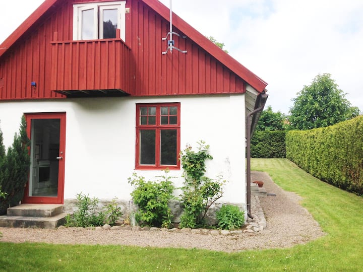 Fint Gårdshus Med 6 Bäddar Vid Malen I Båstad - Båstad