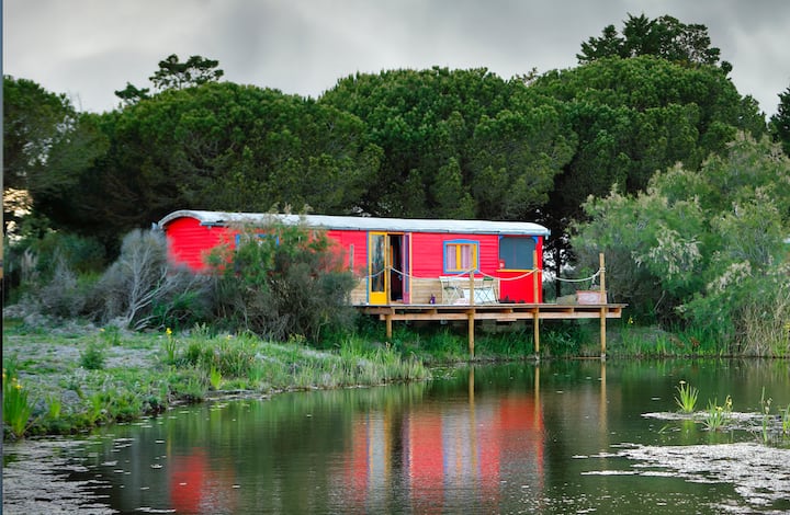 La  Roulotte Rouge  D'adeline - Camargue