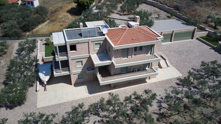 Aphrodite Villa - Коринф