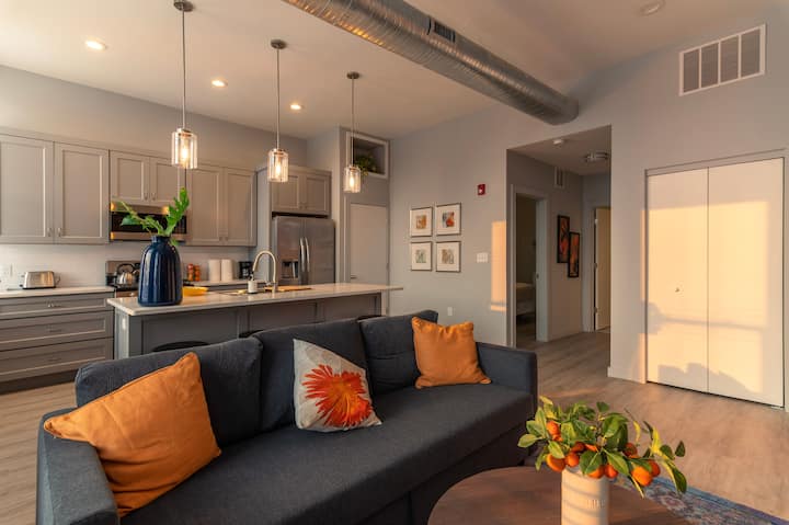 Rhinegeist Condo | Streetcar Free | Walk Otr & Dt - Cincinnati, OH