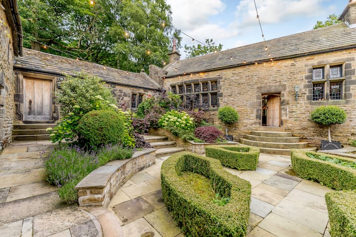 A Stunning 2 Bedroom 'Game Keepers Cottage'. - Edale