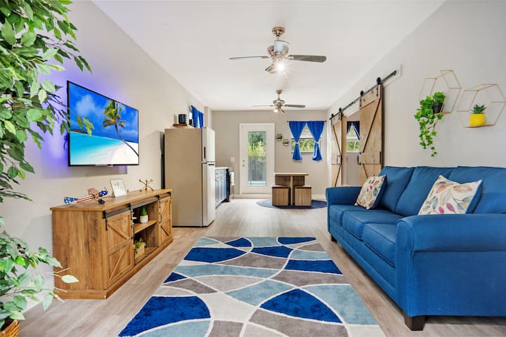 Stylish North Miami Guesthouse W/parking - North Miami, FL