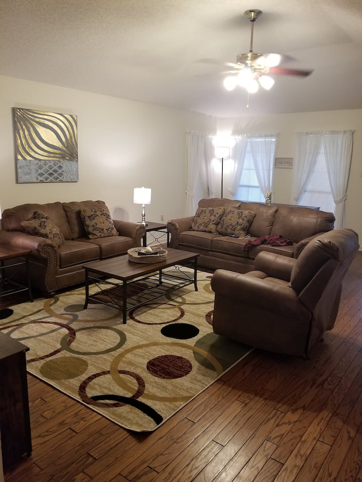 Louisiana Retreat Offers A Whole Home -2bed, 2ba - Thibodaux, LA