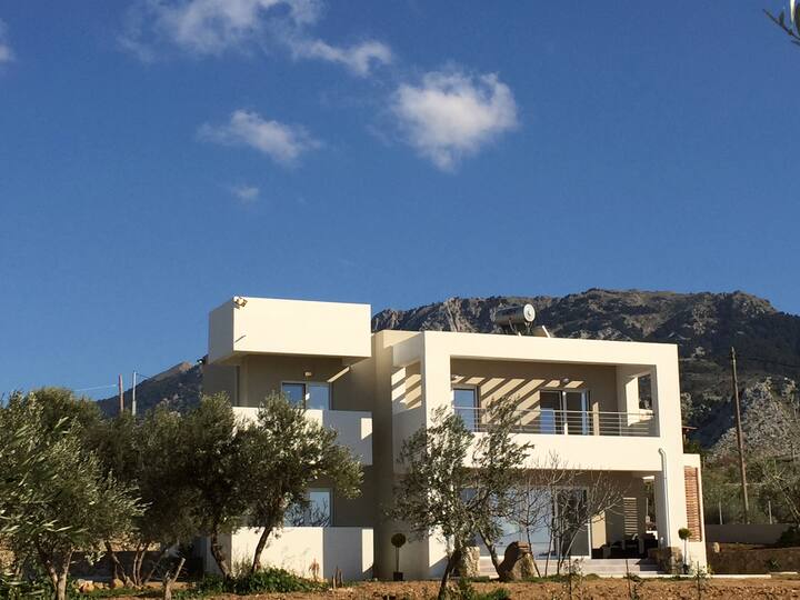 Villa Triantafilia: New Luxury Villa Near Beach - Kos