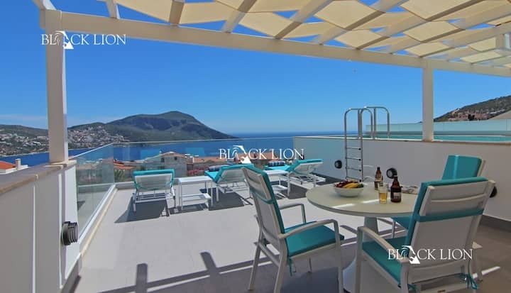 Modern Penthouse With Private Roof Pool & Terrace - Kalkan