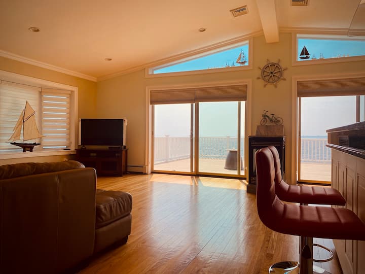 Stunning Sunset Charming Waterfront Home 4 Seasons - Fire Island, NY
