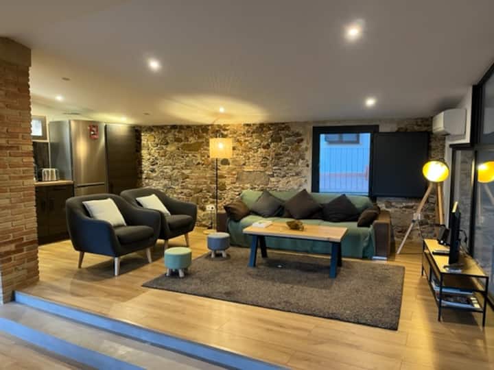 Casa De Pueblo Muy Confortable, Alt Empordà. - Llançà