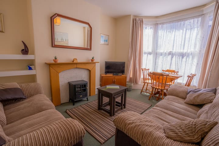 Sunnyside Holiday Apartments- Apartment 2 - Flamborough