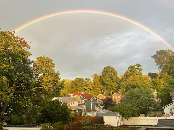 1 Bedroom With Backyard & Front Porch, Central Air - Beacon, NY