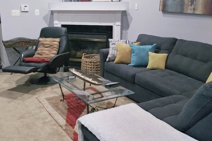 Basement Apartment With All You Need To Feel At Home. - Dumfries, VA