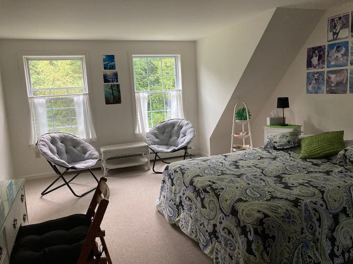 Hill Top Acres - 1 Large Bedroom (Up To 2 Guests) - Bridgton, ME