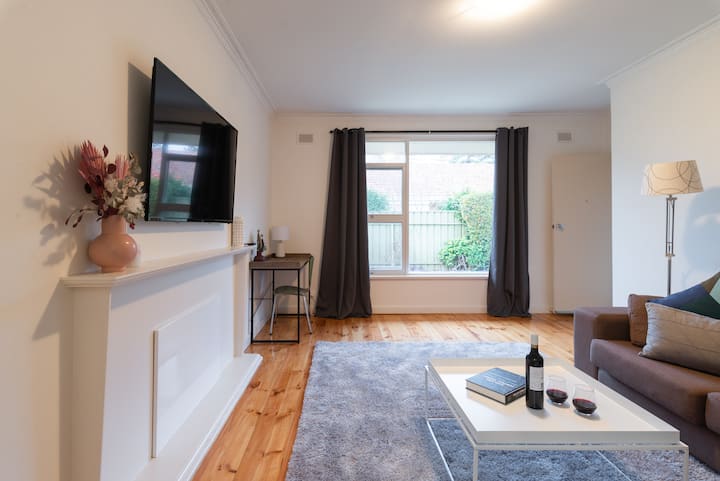 Cosy 2br Apt|full Kitchen & Courtyard Near Glenelg - Adelaide