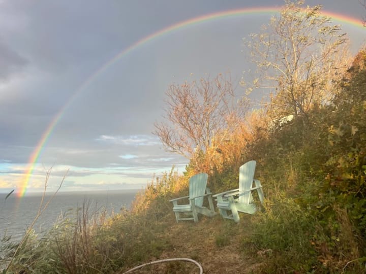 Beachfront Cottage With Private Cliff! - Riverhead, NY