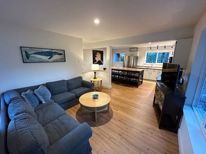 Cozy Hill Top-2bd+1 Bath - Ketchikan, AK