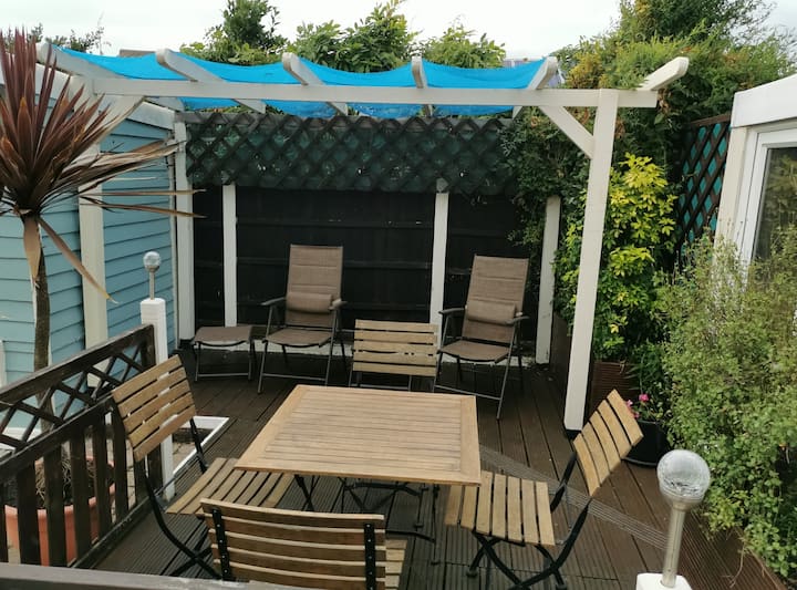 3 Bed Bungalow Sleeps Upto 6, Contractors Welcome - Burnham-on-Crouch