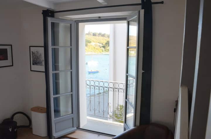 Sauzon With Its Feet In The Water And 2.5 Km From The Magnificent Golf De Belle îLe. - Belle-Île-en-Mer
