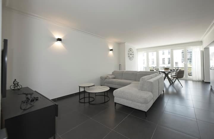 Luxueus Appartement Op Topligging Oostende. - 영국