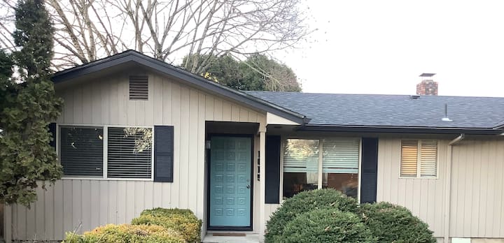 2 Bedroom Desirable Ferry Street Bridge ! Casa 15 - Eugene, OR