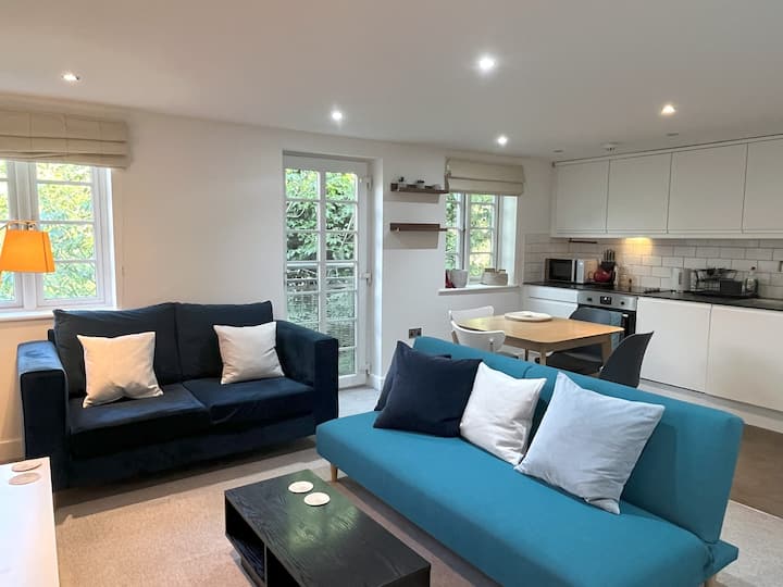 Stylish City Centre Apartment - Bright & Spacious - Nottingham