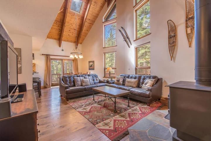 A-frame Chalet In Tahoe Donner With Cozy Firepit - Donner Lake, CA