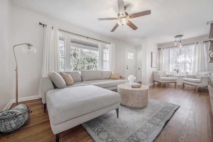 Heated Pool Oasis | Hilltop Hideaway Getaway - Tampa, FL