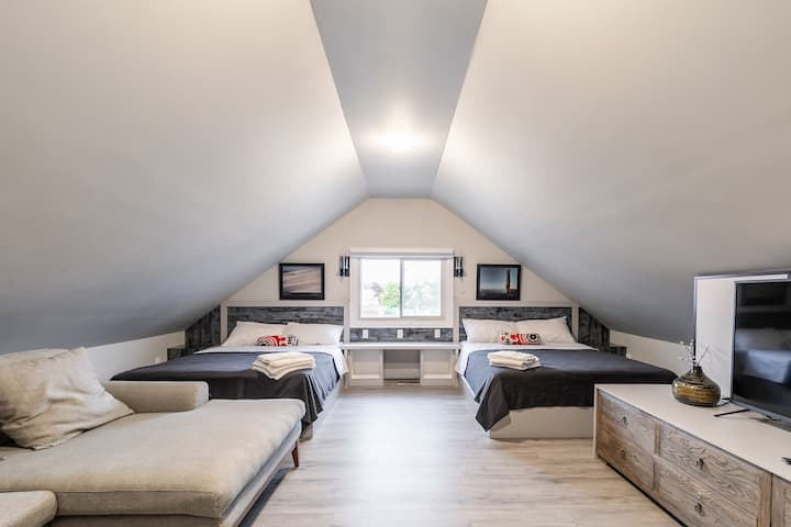 Beautiful Renovated Home 3 Mins Drive To Fall - Niagara Falls