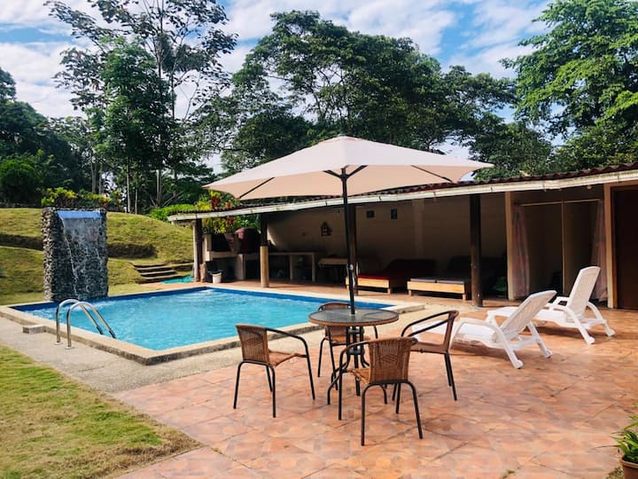 Casa Con Wifi, Piscina Privada, Bbq, Horno De Leña - Pedro Vicente Maldonado