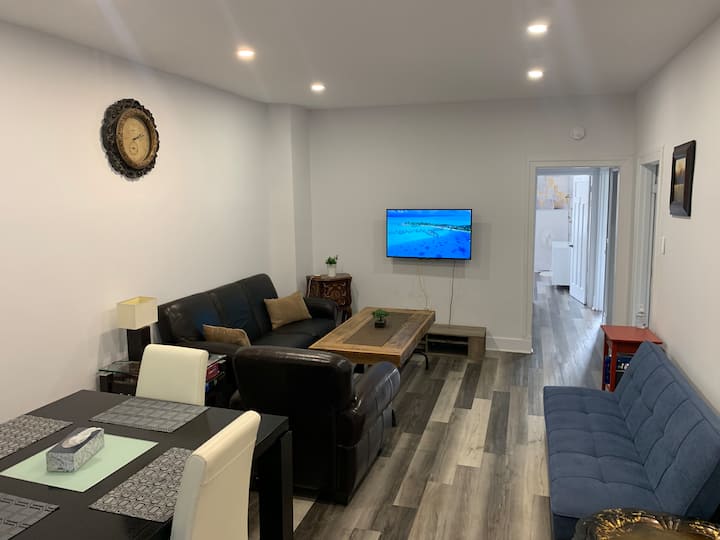 Entire Appartment With 2 Bedrooms / 2 Balconies - Lasalle