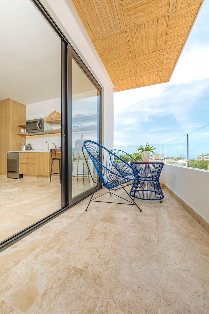 Studio With Ocean Views Balcony & Steps To 5th Ave - Playa del Carmen