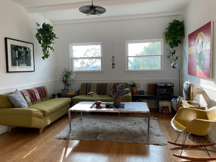 Plant+art Filled Home. Views! Private Yard. - Los Angeles, CA