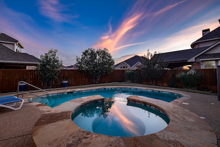 Charming 5 Br|4 Ba Home W/ Pool And Spa Oasis - Mansfield, TX