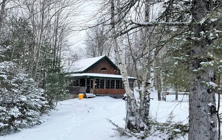 Lakeside Honey Bear Cottage In Val-des-monts - Val-des-Monts