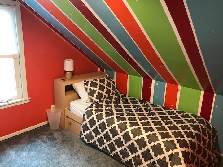 Rainbow Room In Ne Minneapolis - Minneapolis
