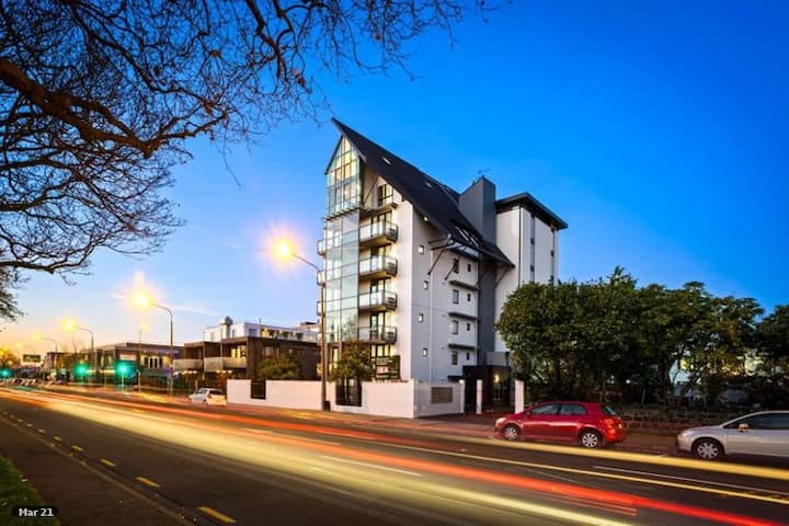 Lovely 1 Bedroom Service Apartment -Best View - Christchurch