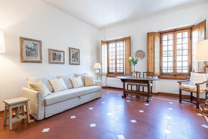 Tornabuoni Stylish Flat - Florencia