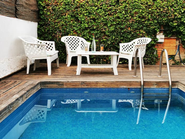 Casa Amb Espais Exteriors I Piscina - Creixell