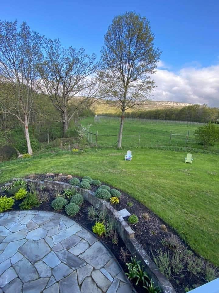 Serene & Spacious Cliff Views, Fireplace, Hot Tub - Gardiner, NY