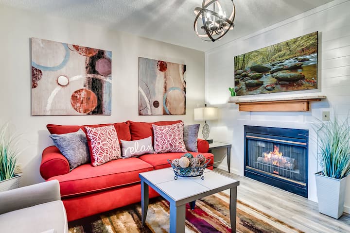 New Listing-gatlinburg Downtown-“a Simple Retreat” - Gatlinburg, TN