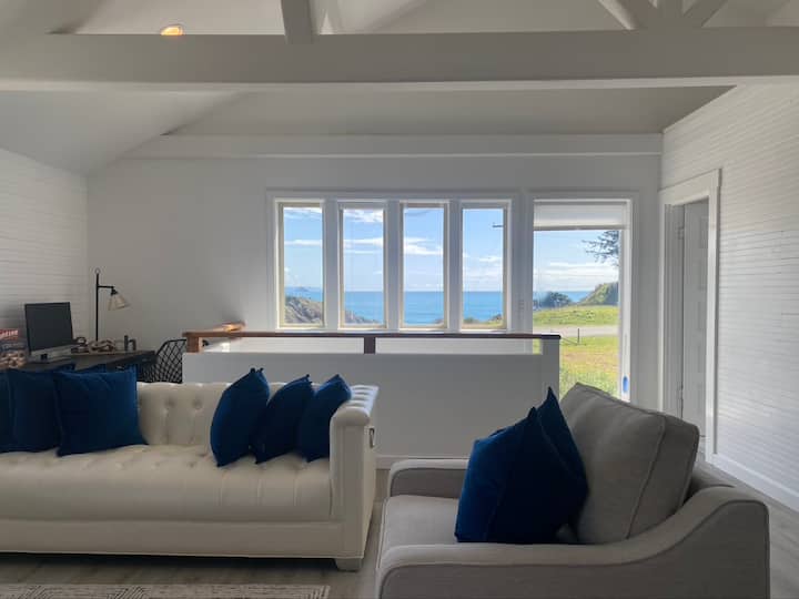 Battle Rock Beach House - Port Orford, OR