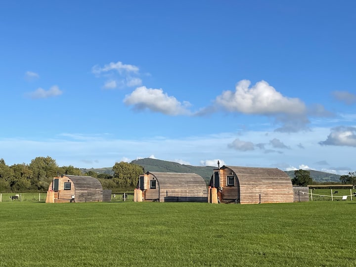 Peaceful And Quiet Farm Stay With Stunning Views - Rhyl