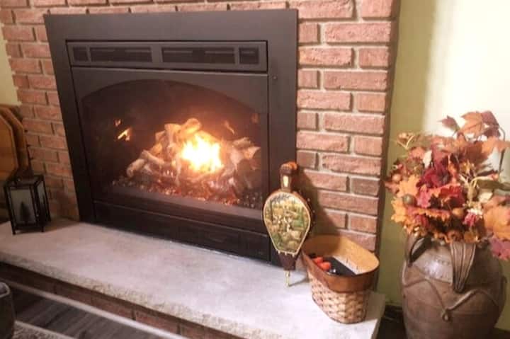 Cecelia's Seasons - The Hideout's Seasonal Chalet - Lake Ariel, PA