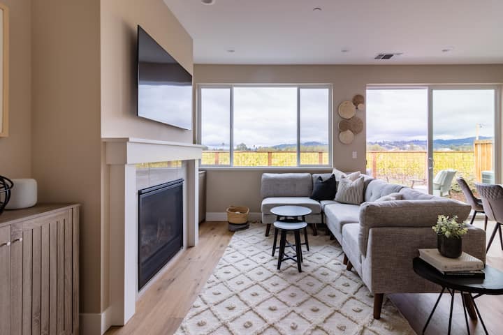 Vineyard View - Beautiful 3 Bed/2 Bath, Santa Rosa - Santa Rosa, CA