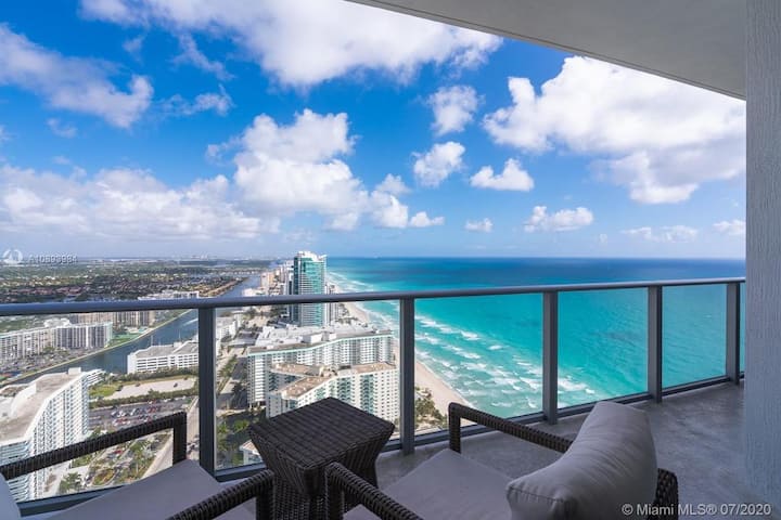 Gorgeous Lyfe Resort 40th Floor All Around Views - Hollywood, FL