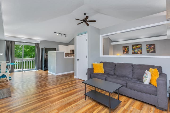 Cozy Treetop Loft Near Fort Bragg & Methodist Univ - Fayetteville, NC