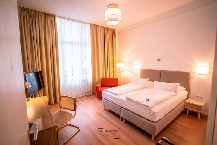 Zimmer In Boutique Hotel - Balkon, Zentral, Modern - Berlin