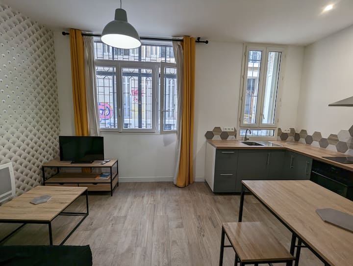 T2 Refait à Neuf Au Cours Julien - Ibis Budget Marseille Valentine
