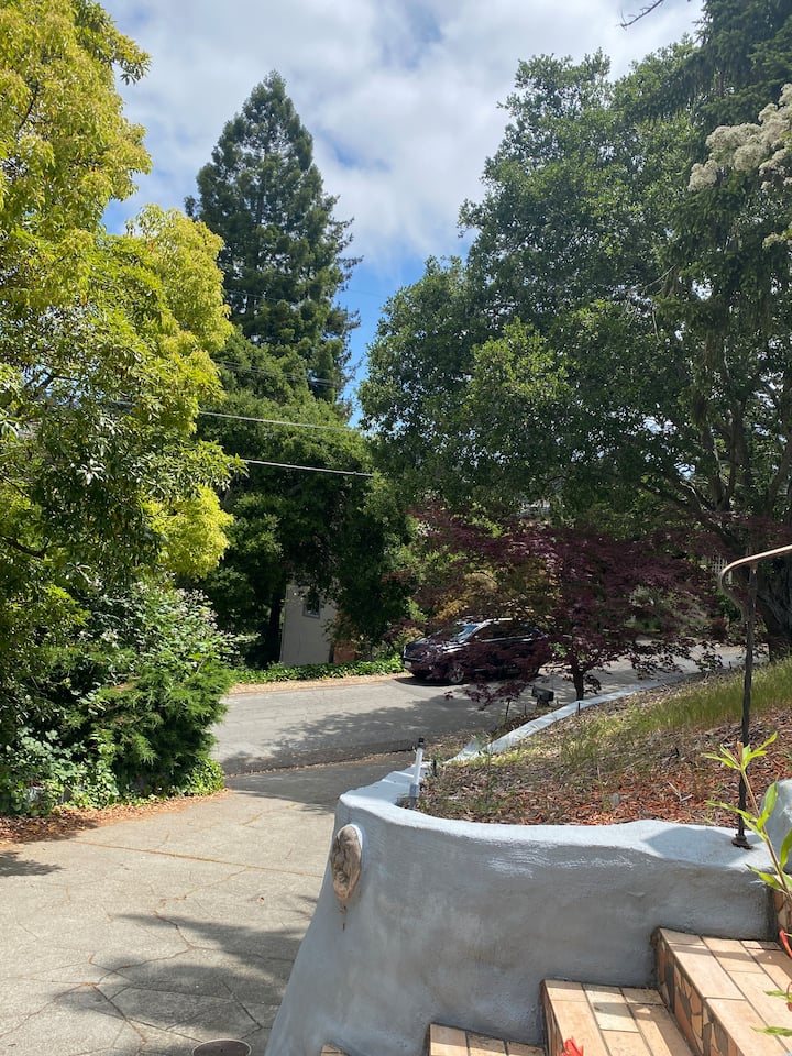 Your Retreat Private Entrance/ Bath - Oakland, CA