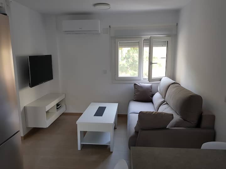 Disfruta De La Playa En Cádiz: Amor Brujo Ha - Cádiz