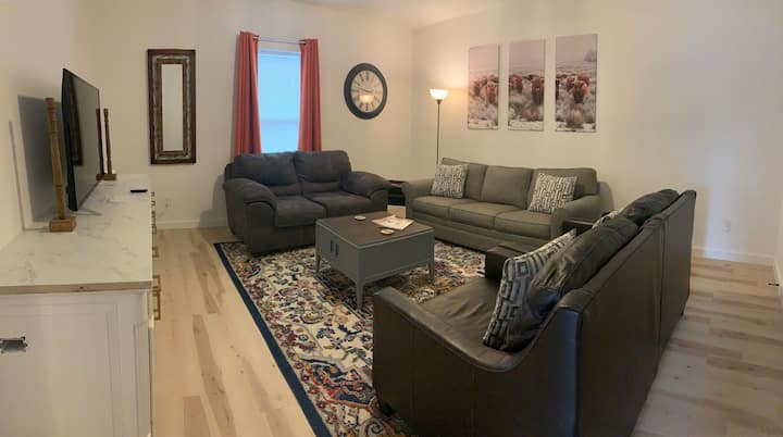 * Newly Renovated * Fresh And Clean * Minutes From Silos And Mclane Stadium - Waco, TX